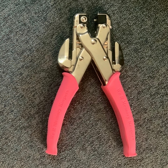 We R Memory Makers | Office | Cropadile Eyelet Snap Punch Pink We R ...